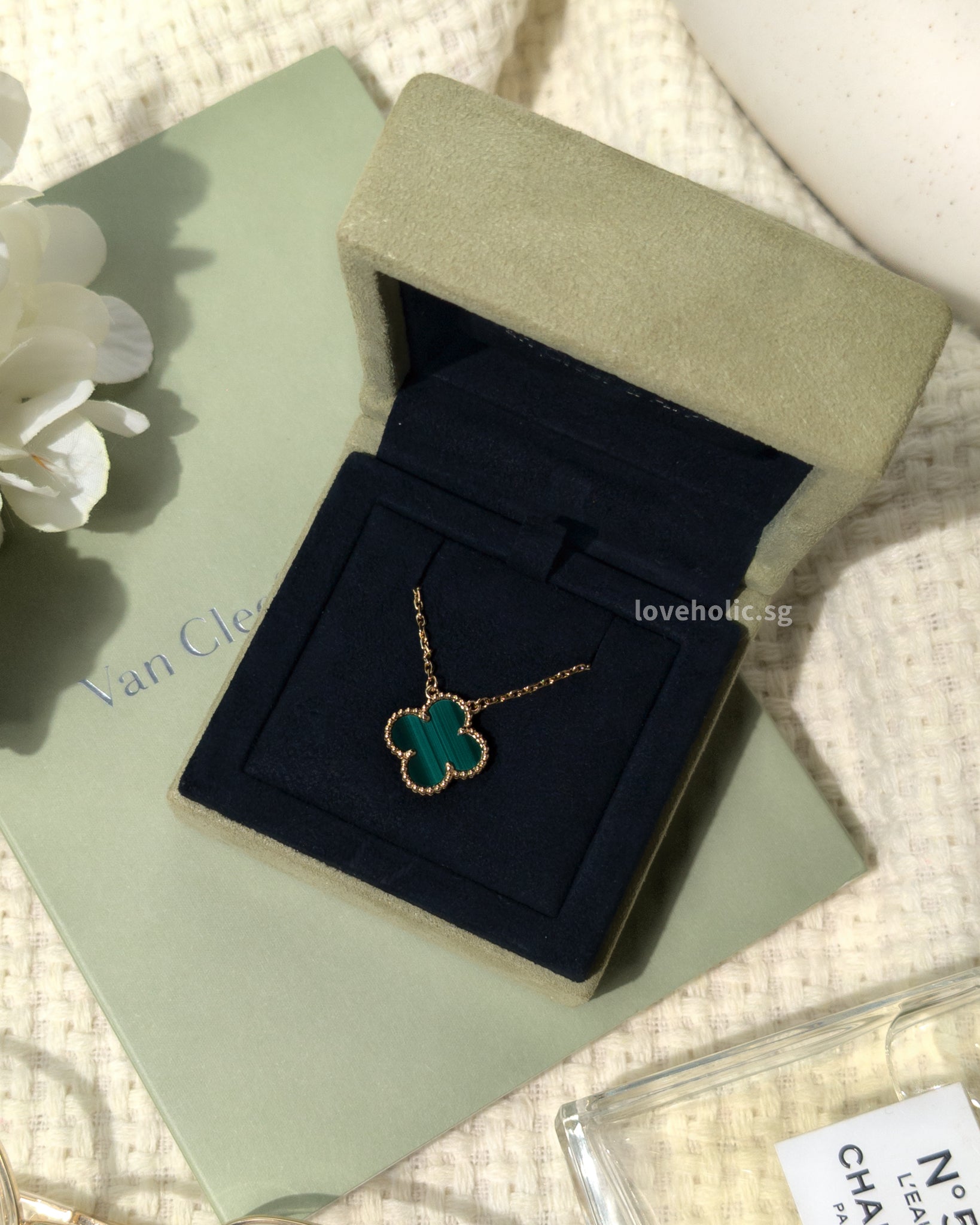 Jewelleries & Shoes - authentic luxury pieces curated by Loveholic – loveholic